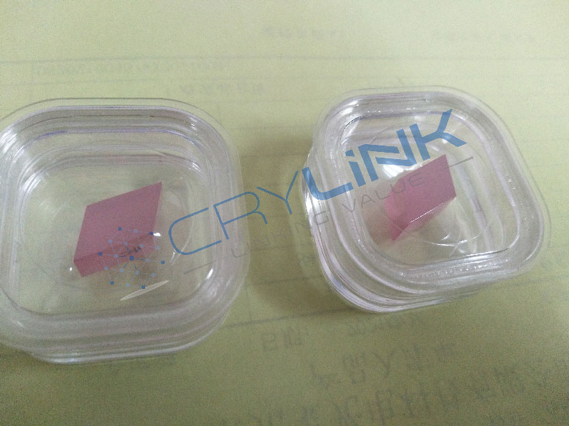 Ti:Sapphire（钛宝石）案例（八）- 8*8*12mm _BBO晶体_Nd YAG 晶体_Nd YVO4 晶体_隔离器-芯飞睿