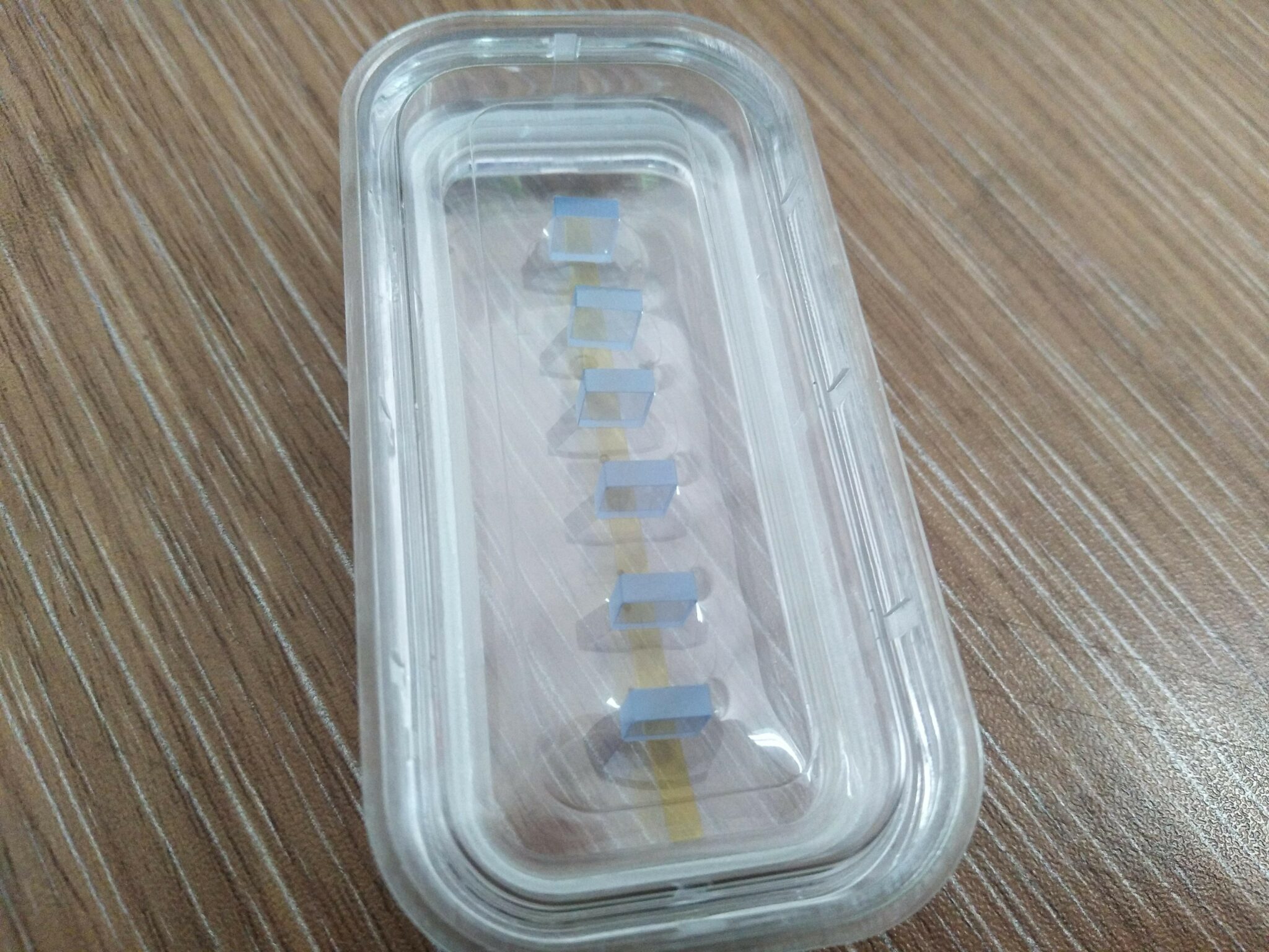 Co:Spinel（钴尖晶石）案例（四）-- 6*6*2.45mm _BBO晶体_Nd YAG 晶体_Nd YVO4 晶体_普克尔盒-芯飞睿